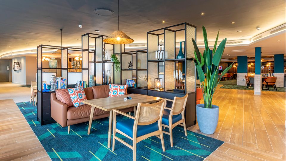 Holiday Inn Oxford AED 456. Oxford Hotel Deals & Reviews - KAYAK