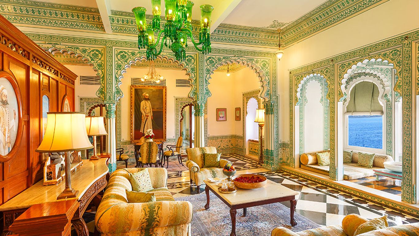 Shiv Niwas Palace by HRH Group of Hotels AED 72. Udaipur Hotel Deals ...